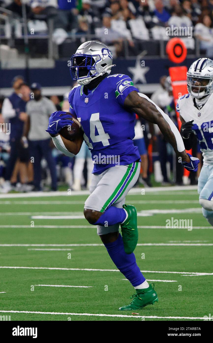 Seattle Seahawks wide receiver DK Metcalf (14) runs for a touchdown ...