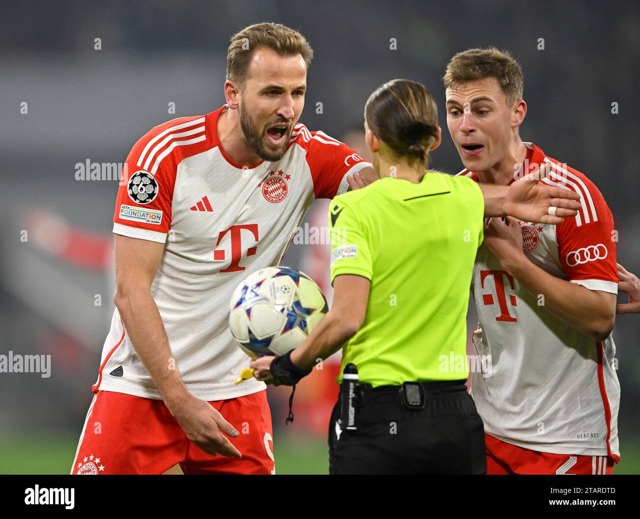 Referee Referee Stephanie Frappart Gesture Gesture in conversation ...