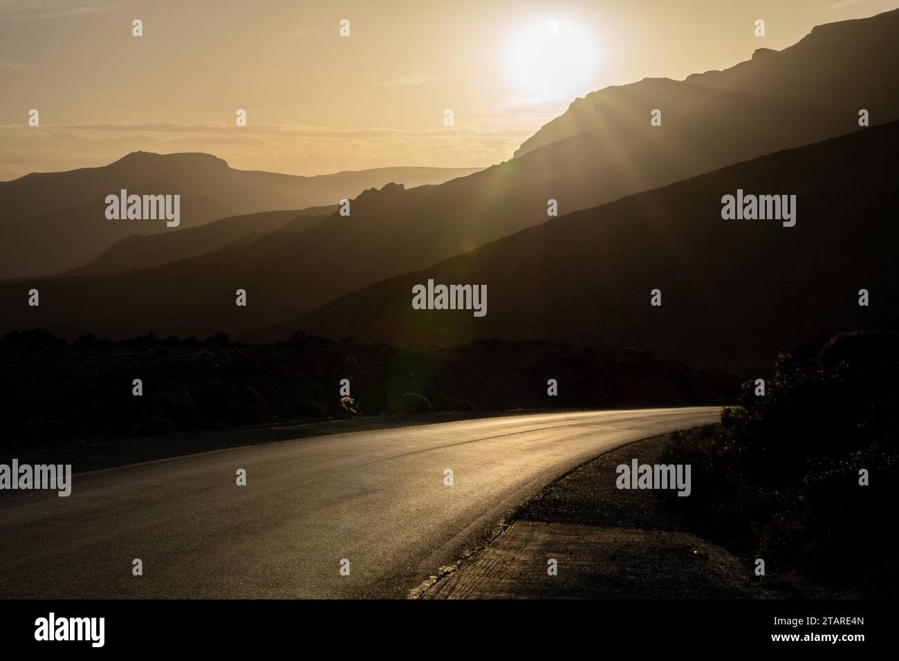 Atlas mountains morocco sun hi-res stock photography and images - Alamy