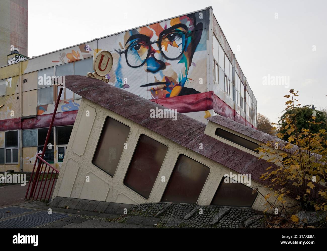Sculpture underground station Bockenheimer Warte by Peter Pininski and ...