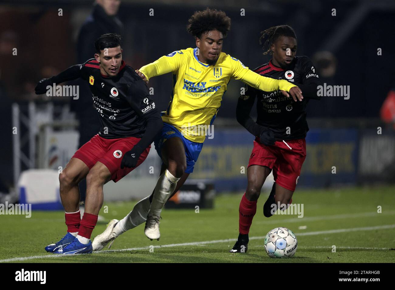 WAALWIJK - (l-r) Couhaib Driouech of sbv Excelsior, Godfried Roemeratoe of RKC Waalwijk, Arthur ...