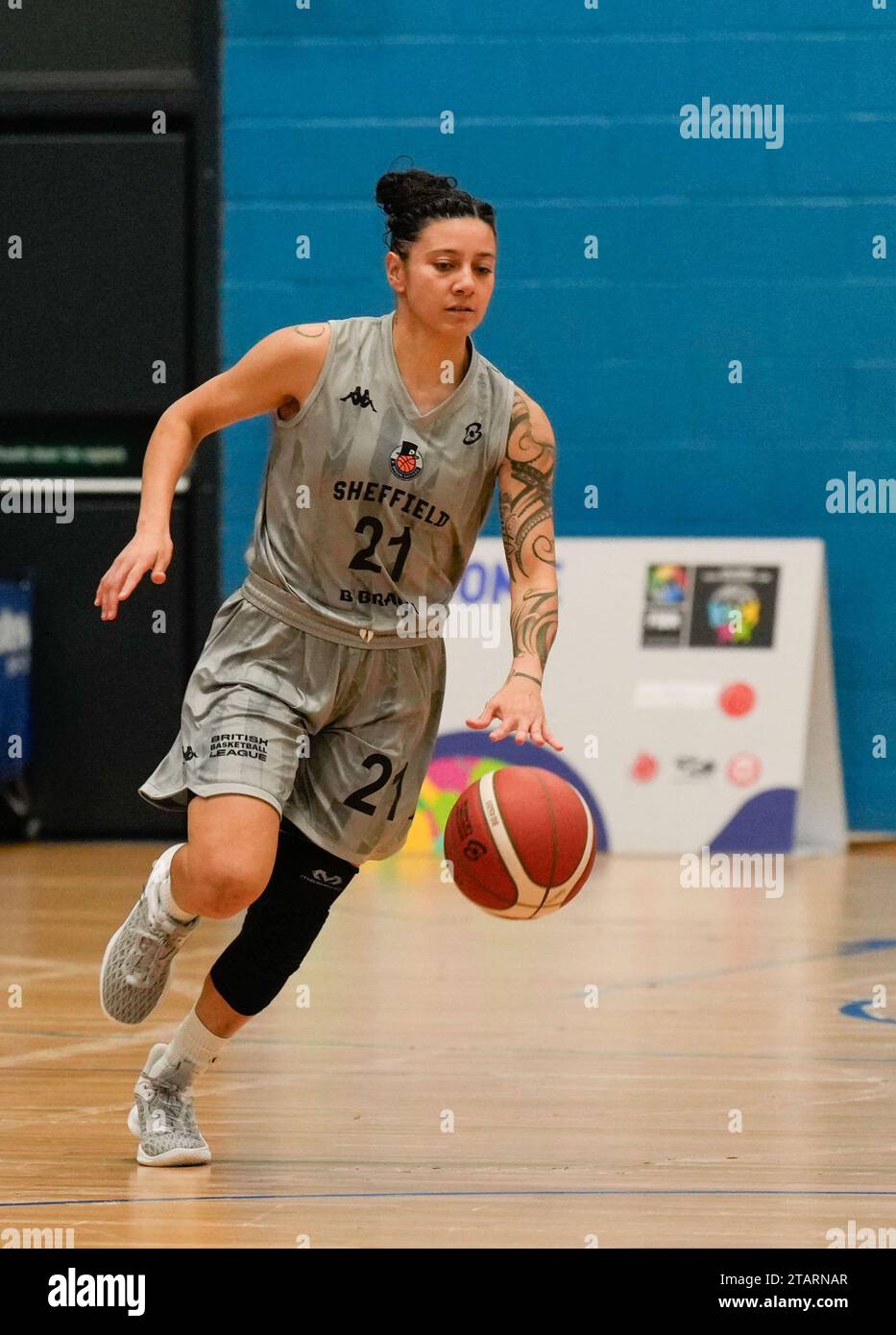 Cardiff,UK, 02 Dec 2023 Desiree Ramos (Hatters) drives up court during ...