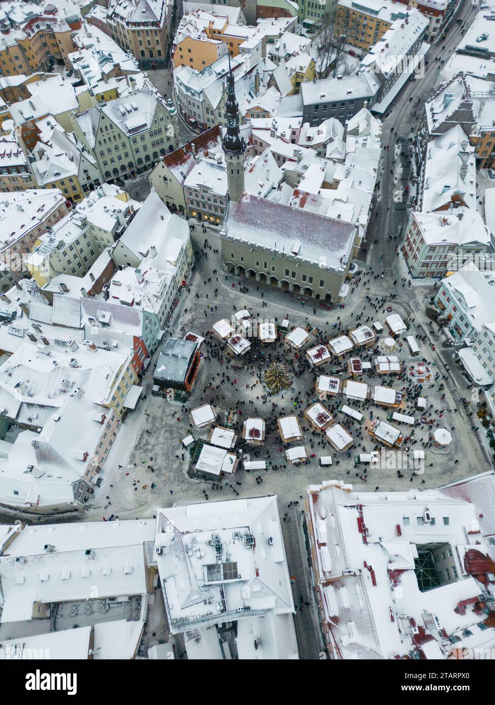 Bird's eye view of the Christmas market in Tallinn's old town townhall ...