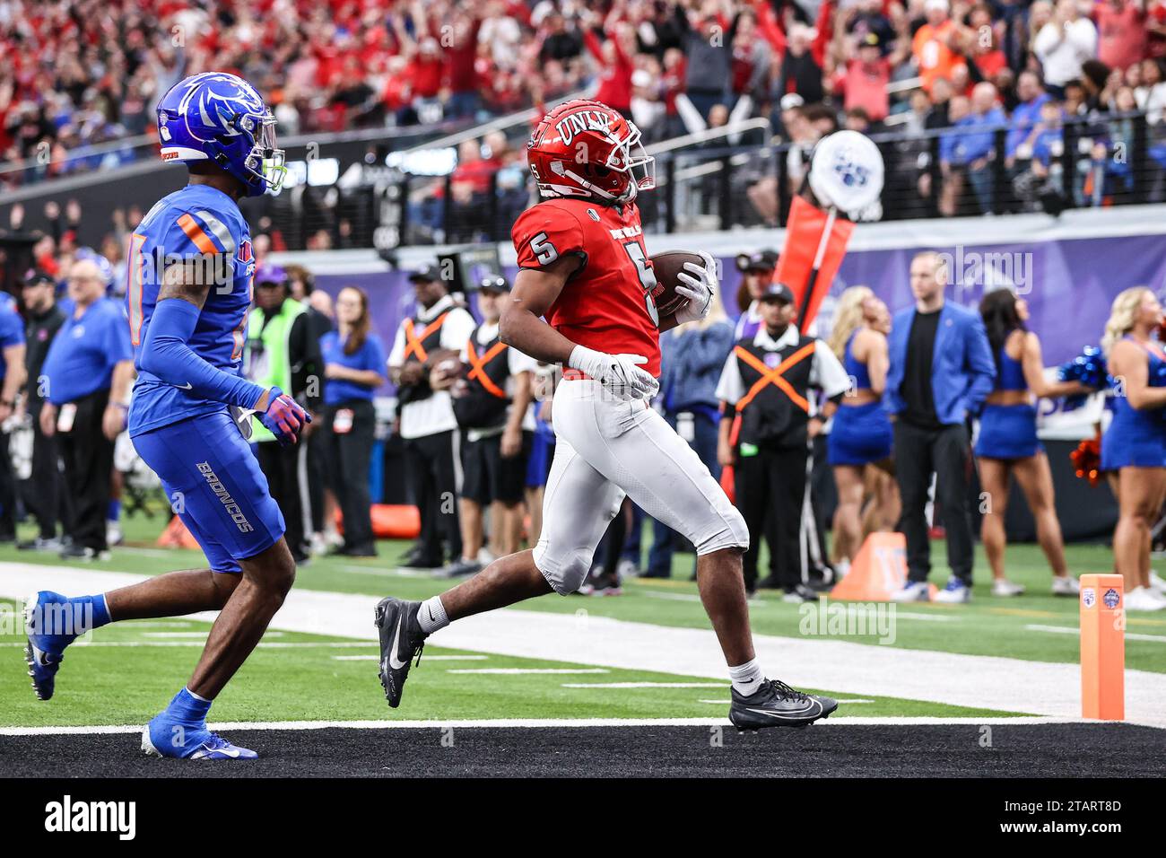 December 02, 2023: UNLV Rebels running back Vincent Davis Jr. (5 ...