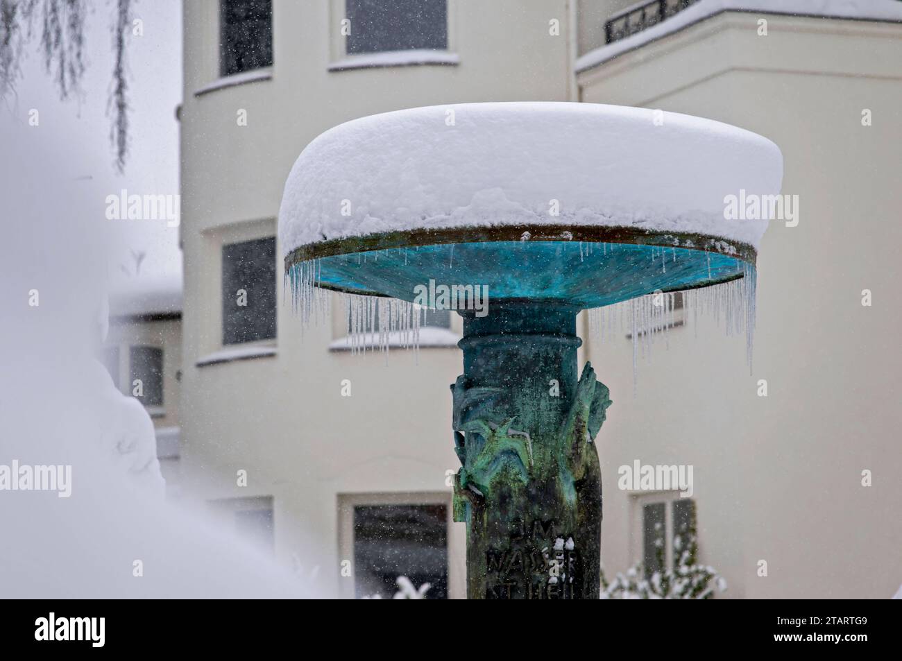 Massiver brunnen hi-res stock photography and images - Alamy