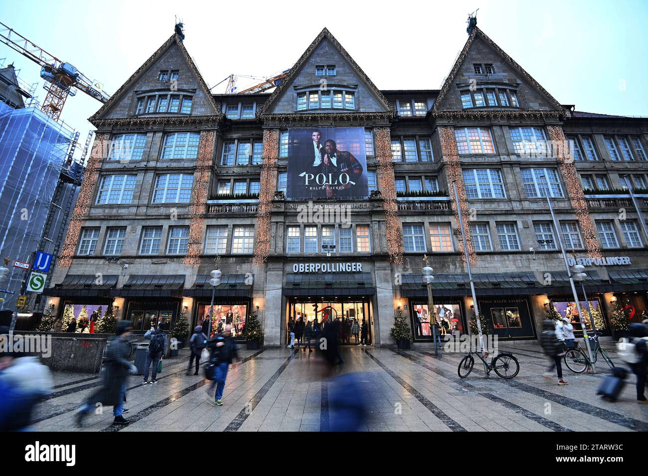 Der Oberpollinger ist ein bekanntes gehobenes Warenhaus in der ...