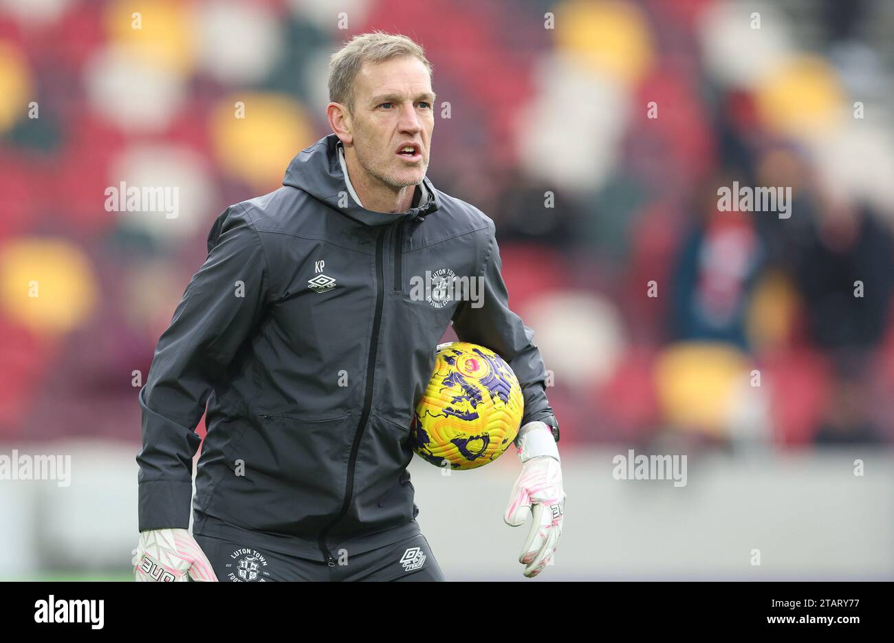 Goalkeeper coach hi-res stock photography and images - Alamy