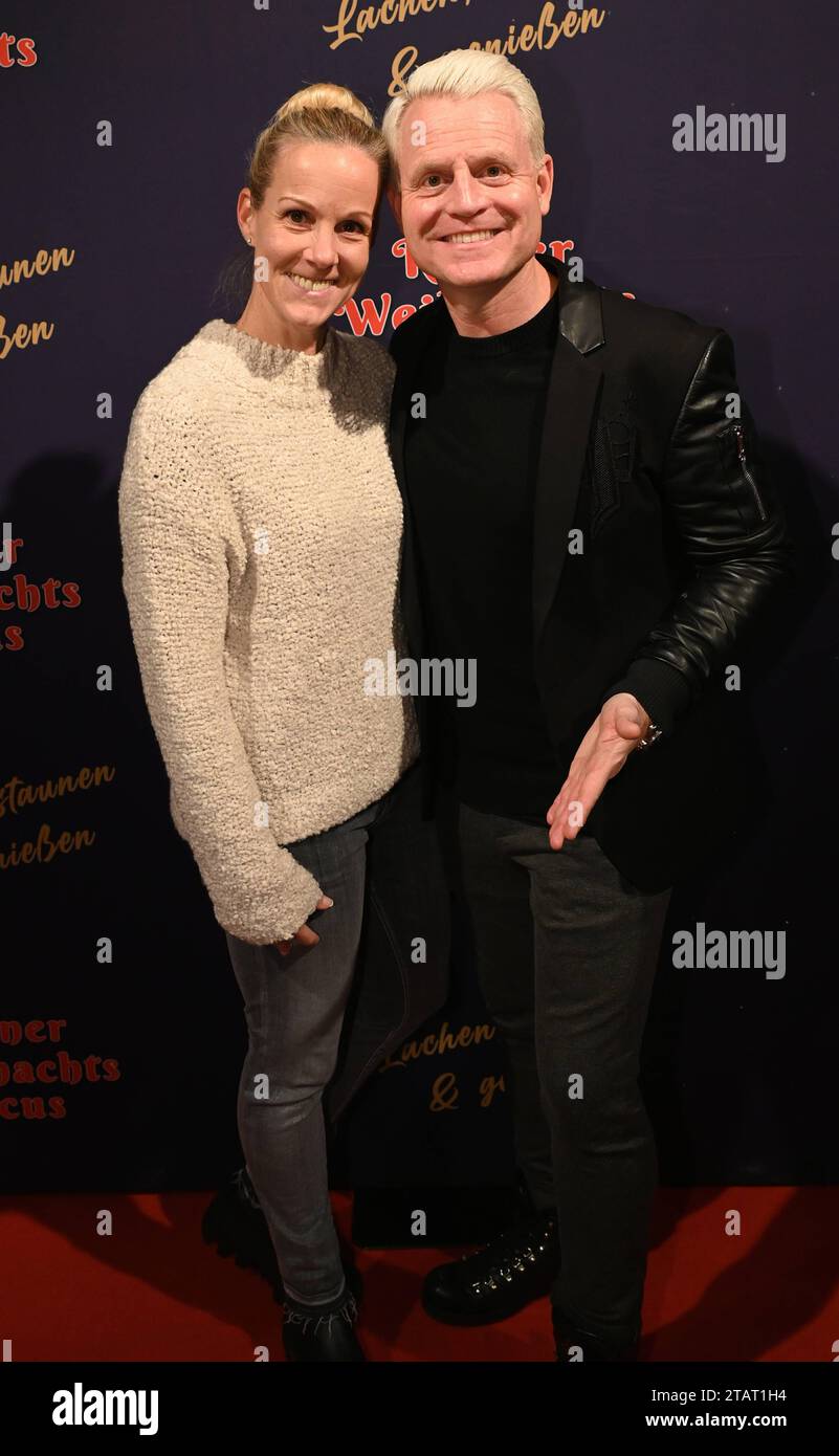 Moderator Guido Cantz und Ehefrau Kerstin Ricker kommt zur Premiere des ...