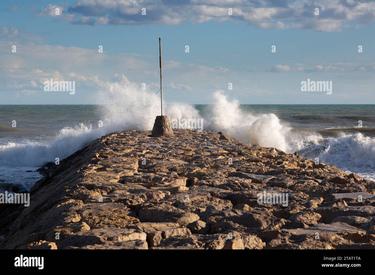 Splash water alone hi-res stock photography and images - Alamy