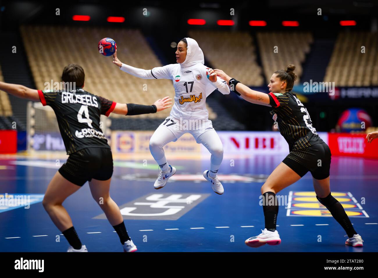 Herning, Denmark. 02nd Dec, 2023. Handball, Women: World Championship ...