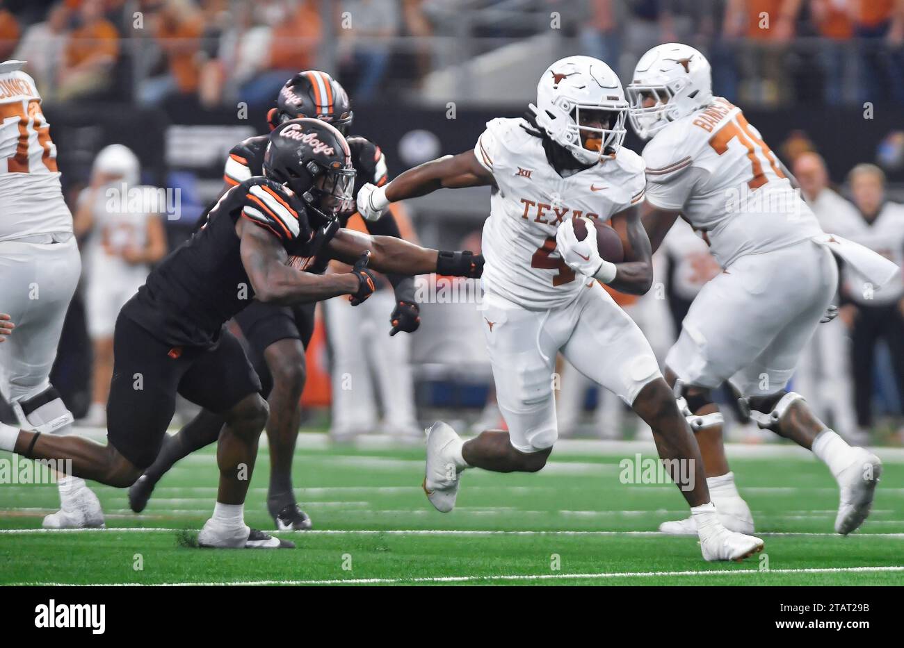 Arlington, TX, USA. 02nd Dec, 2023. Texas Longhorns running back CJ ...