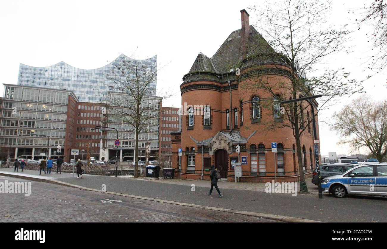 Die Hafenpolizeiwache Nummer zwei an der Kehrwiederspitze 2. HafenCity ...