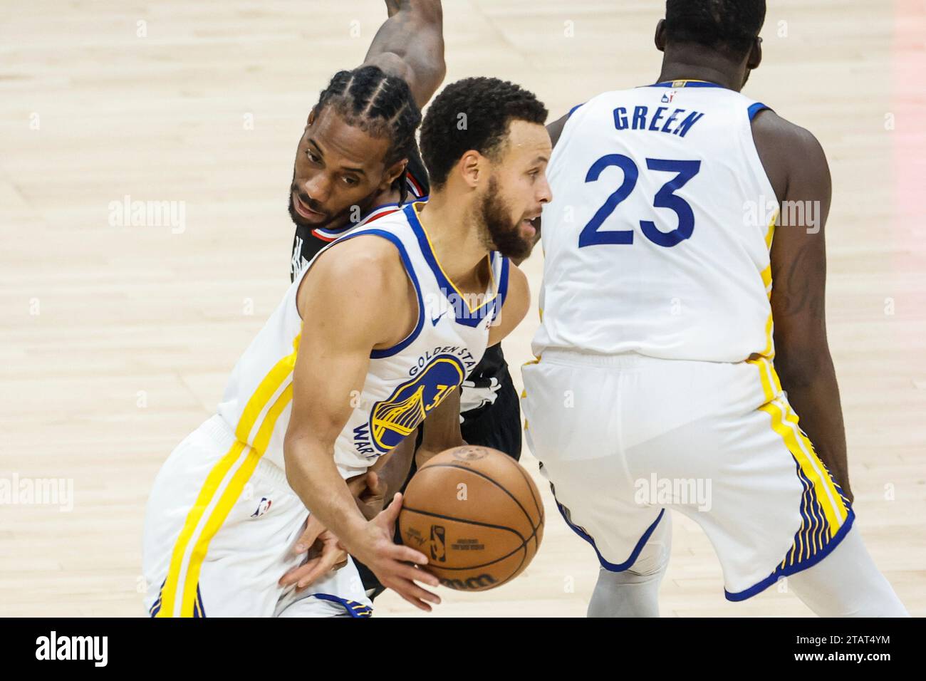 Los Angeles, California, USA. 2nd Dec, 2023. Golden State Warriors ...