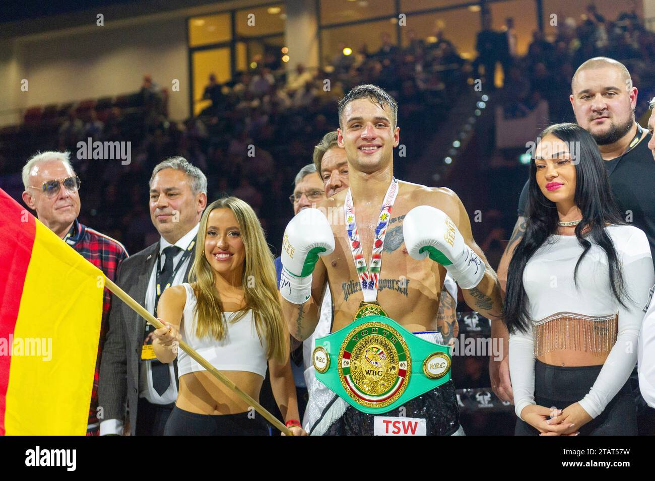 Luca antonio cinqueoncie ger vs mirko koenig ger wbc junior hi-res ...
