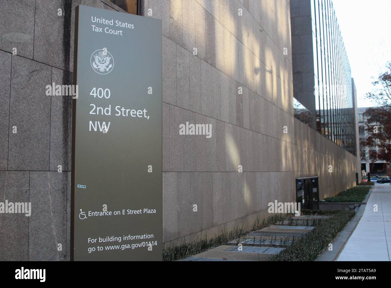 Delinquent taxpayer hi-res stock photography and images - Alamy