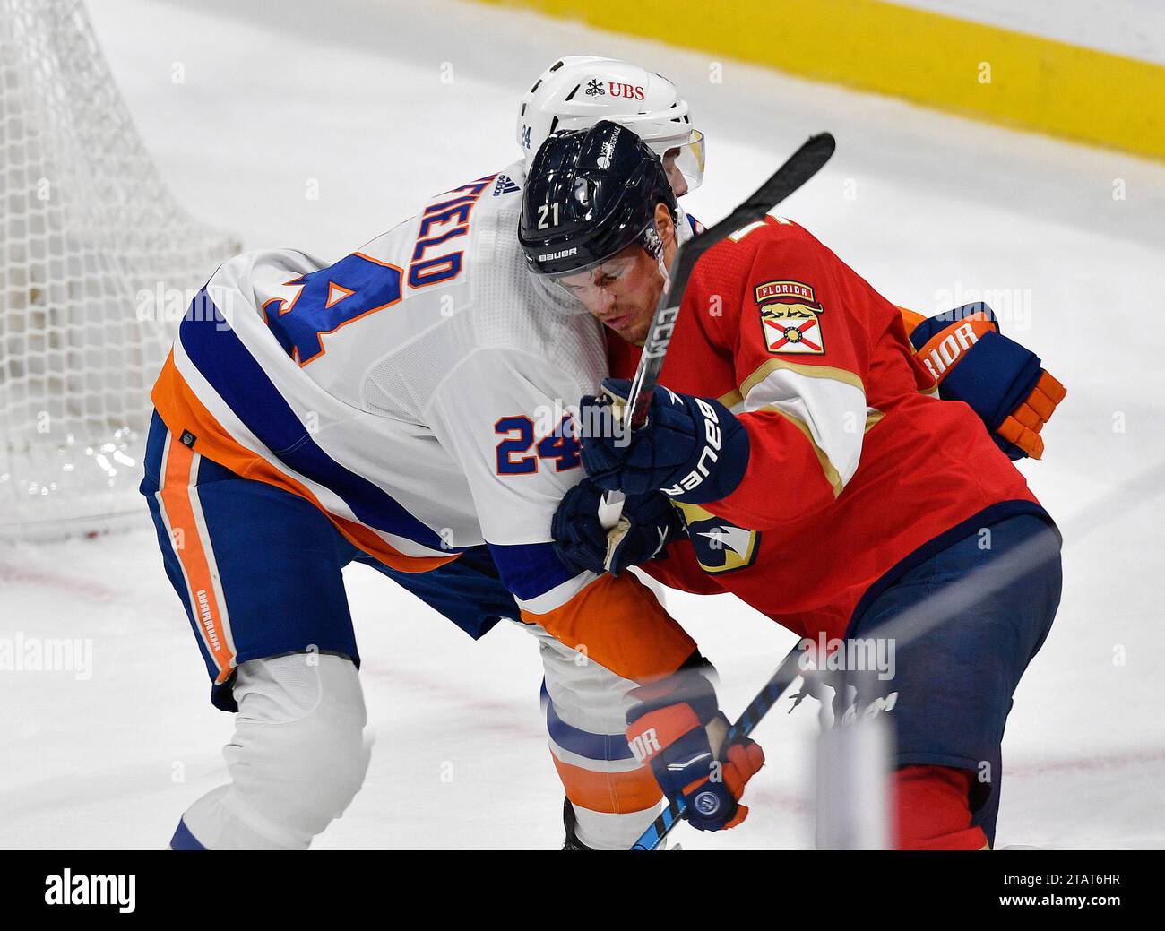 Florida Panthers center Nick Cousins (21) battles New York Islanders ...