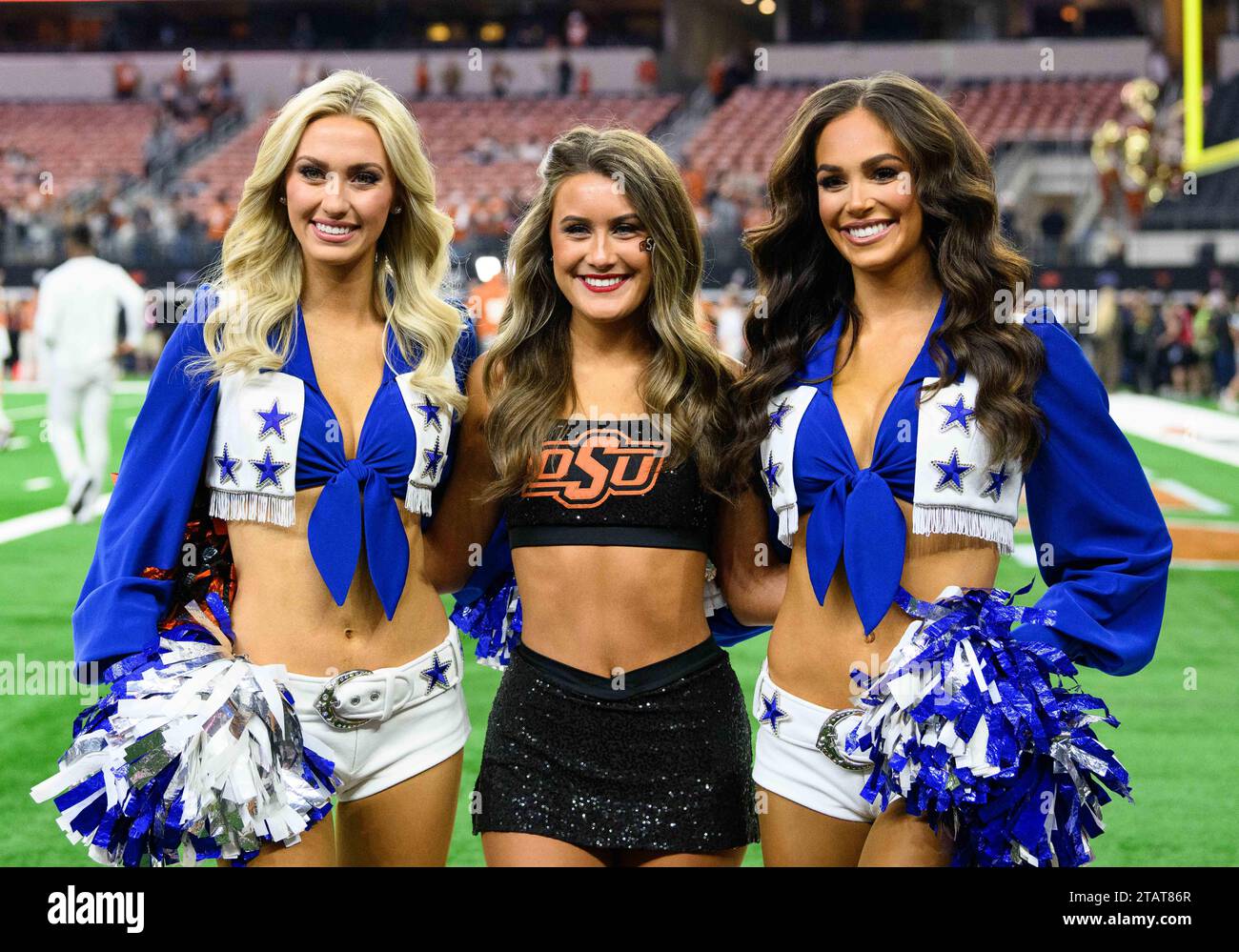 2023 dallas cowboys cheerleaders hi-res stock photography and images ...