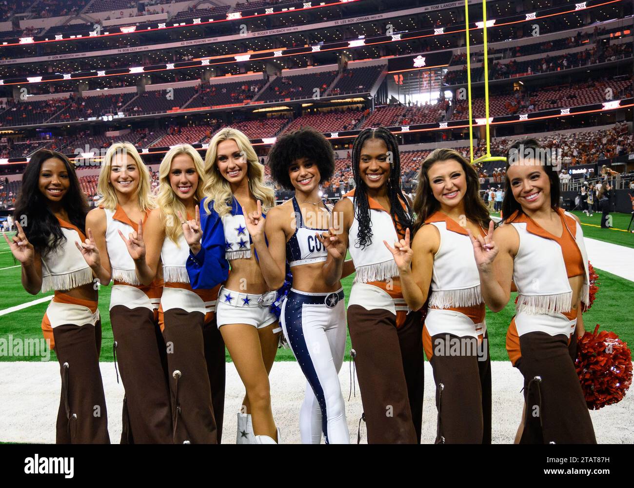 2023 dallas cowboys cheerleaders hi-res stock photography and images ...