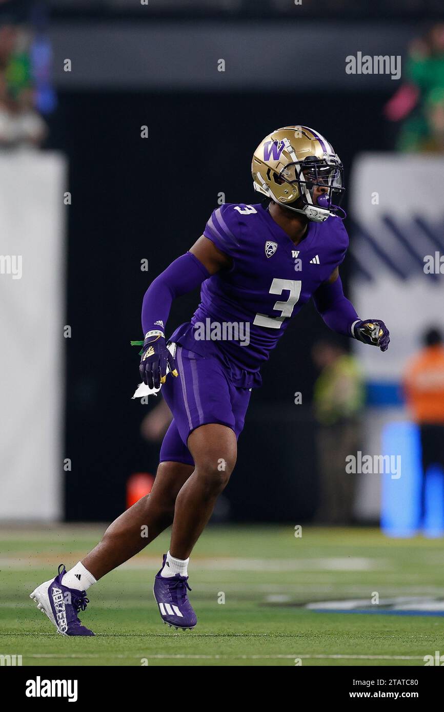Washington safety Mishael Powell (3) in coverage during an NCAA college ...