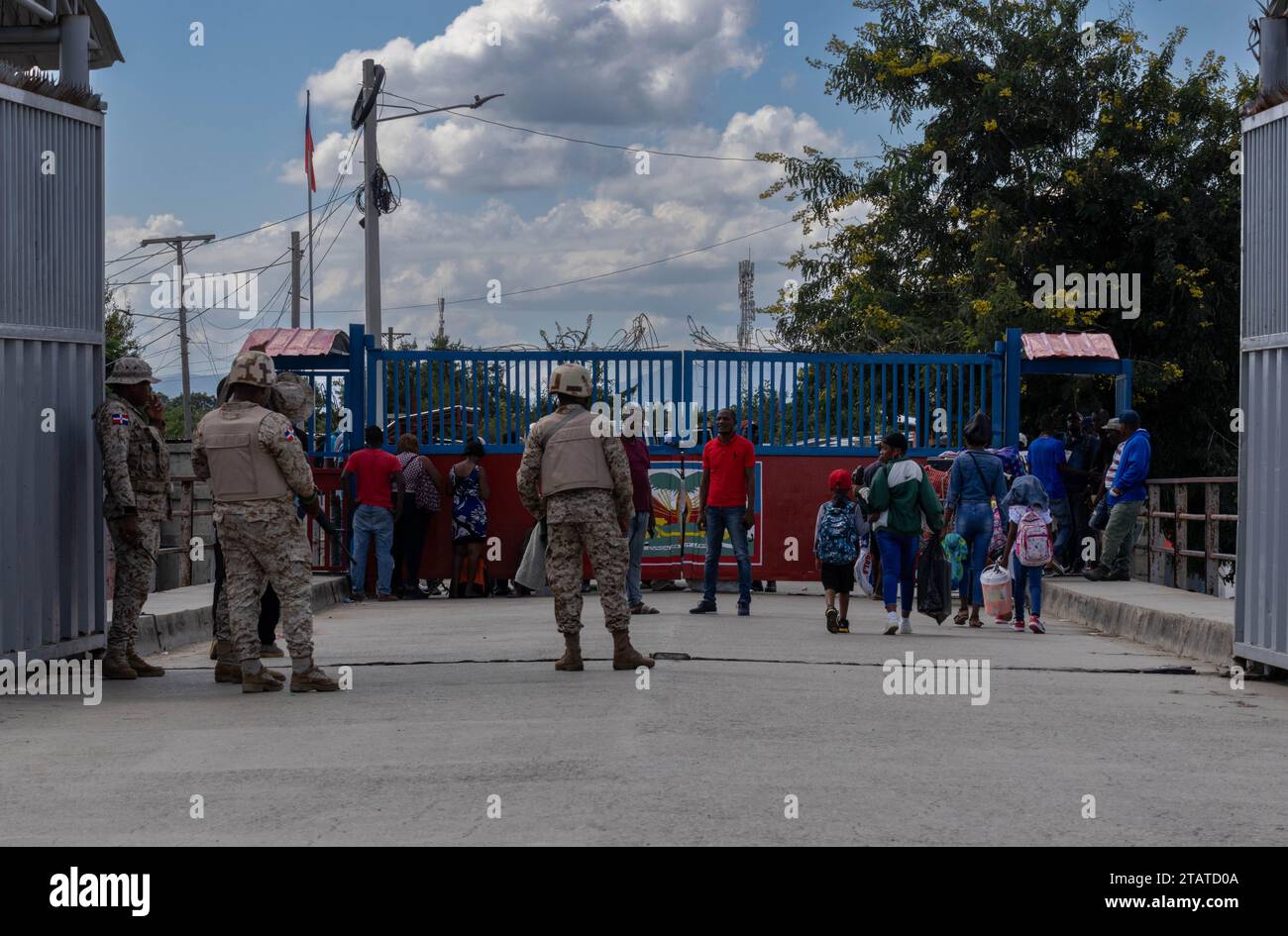 Dominican republic haiti border hi-res stock photography and images - Alamy