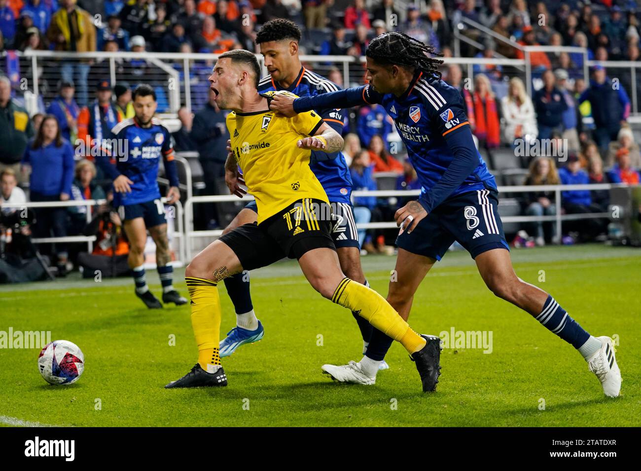 Columbus Crew forward Christian Ramirez (17), FC Cincinnati defender ...