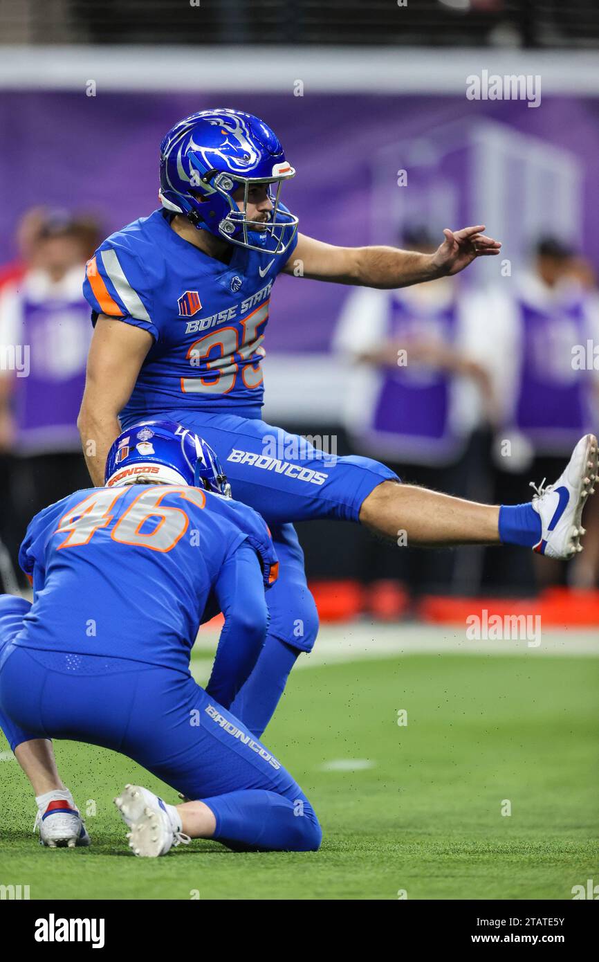 Las Vegas, NV, USA. 02nd Dec, 2023. Boise State Broncos place kicker ...