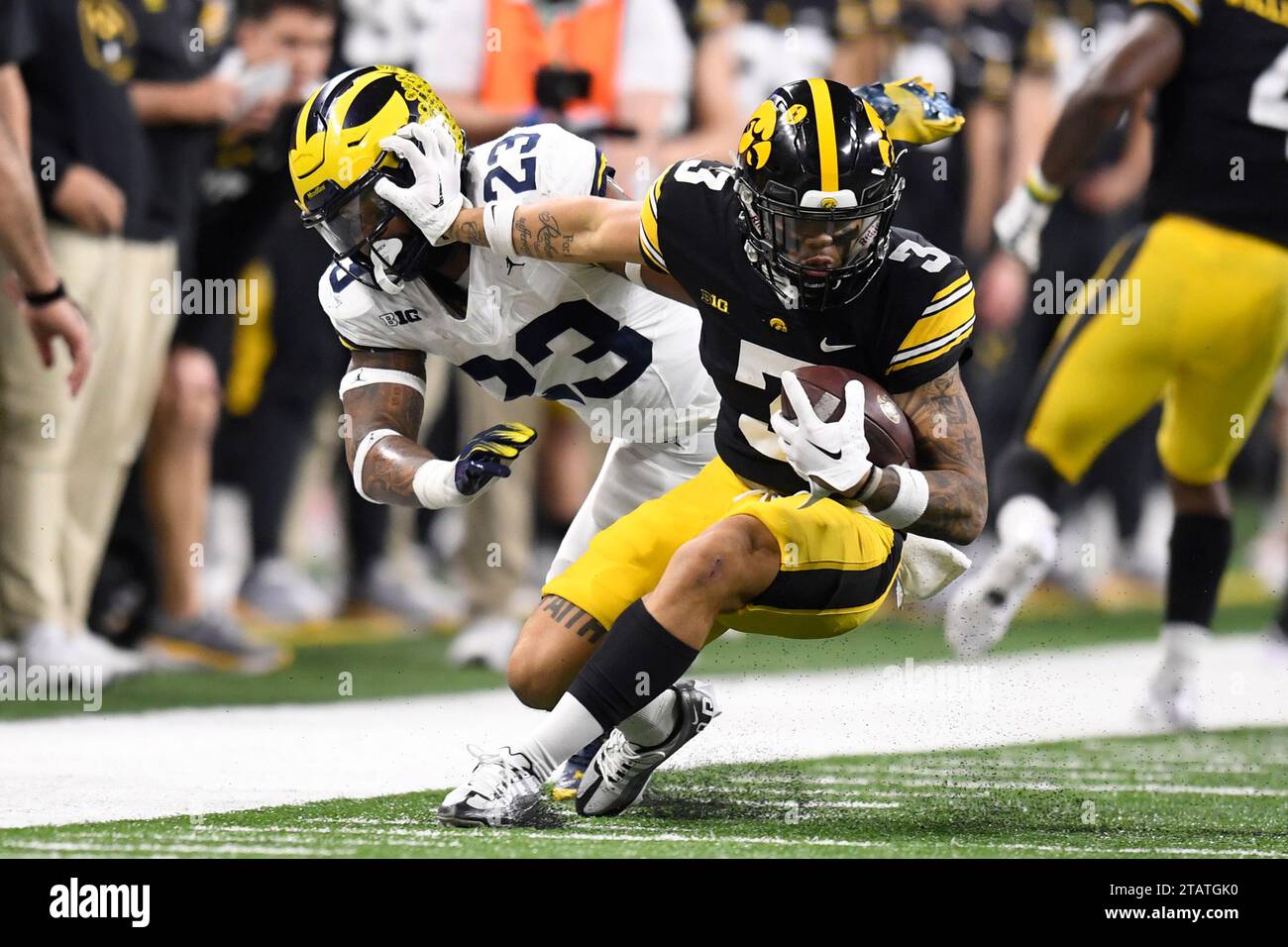 INDIANAPOLIS, IN - DECEMBER 02: Michigan Wolverines Linebacker Michael ...