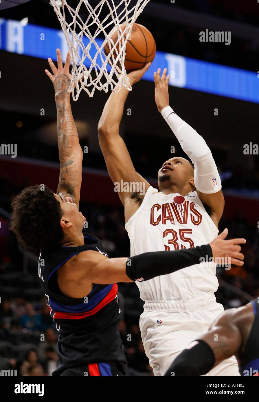 Cleveland Cavaliers forward Isaac Okoro (35) goes to the basket against ...