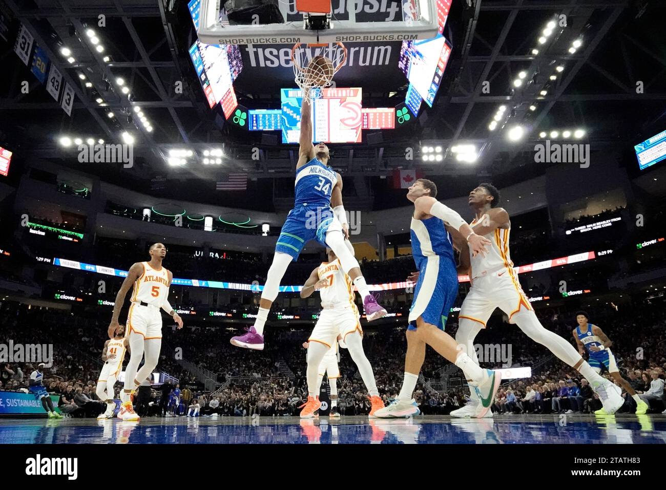 Milwaukee Bucks' Giannis Antetokounmpo dunks during the second half of ...