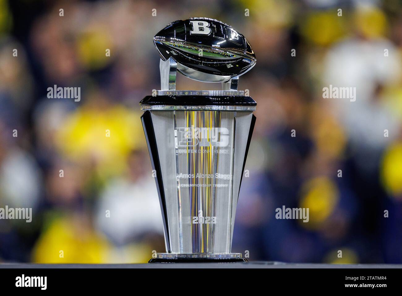 Big ten trophy hi-res stock photography and images - Alamy