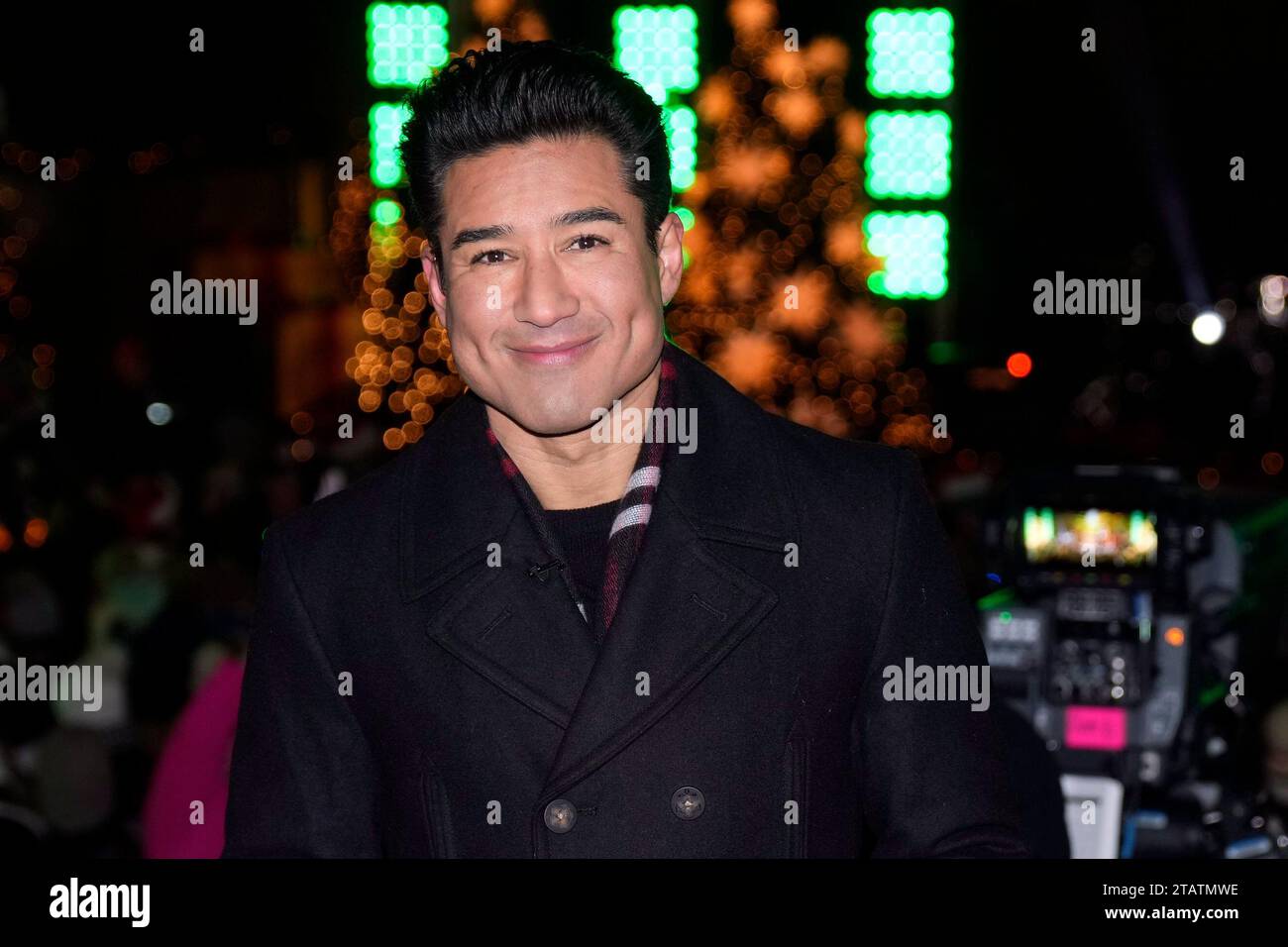 Mario Lopez attends the Rockefeller Center Christmas tree lighting ...