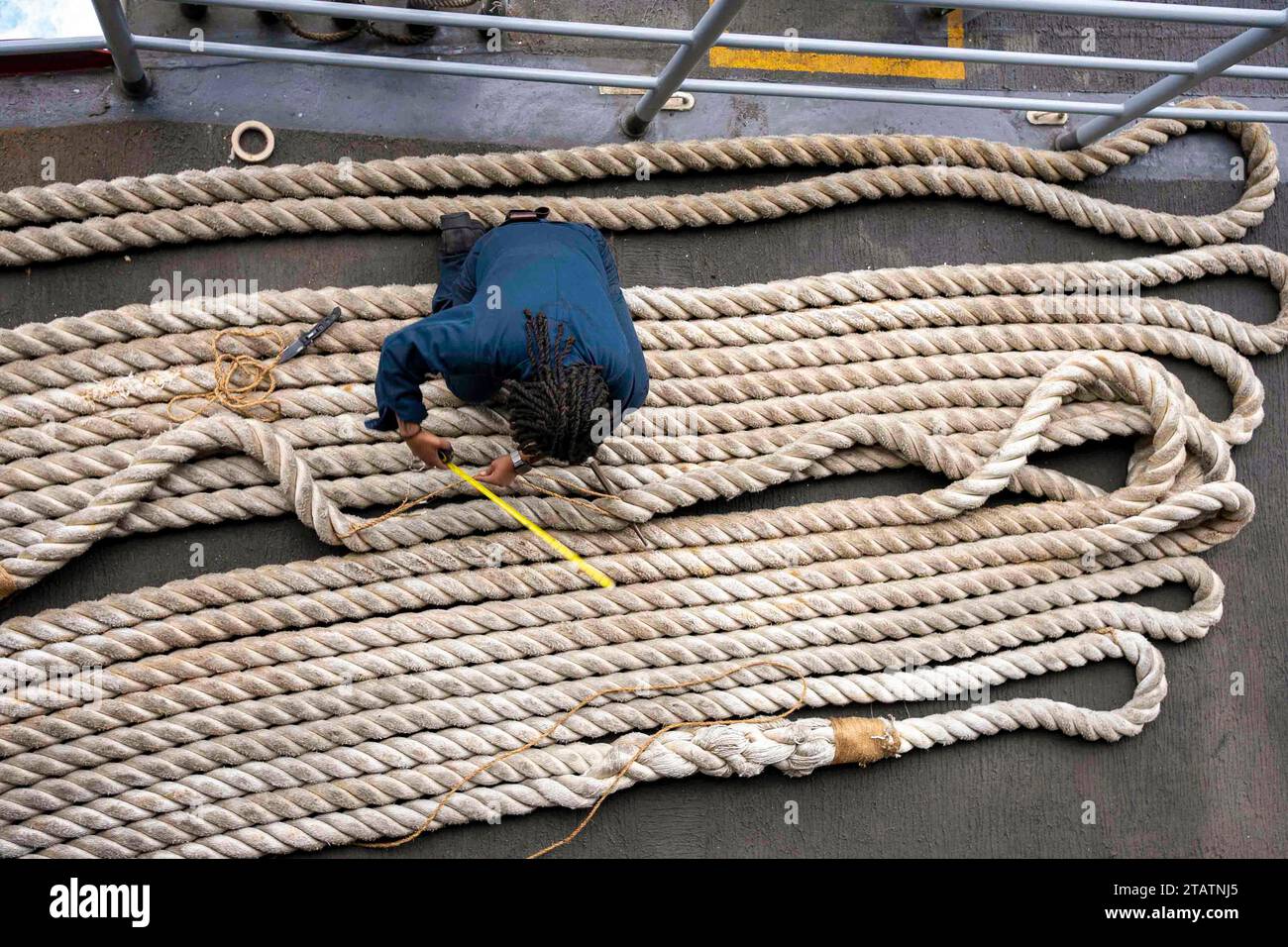 Philippine Sea. 27th Nov, 2023. Boatswain's Mate 3rd Class Diamonique ...