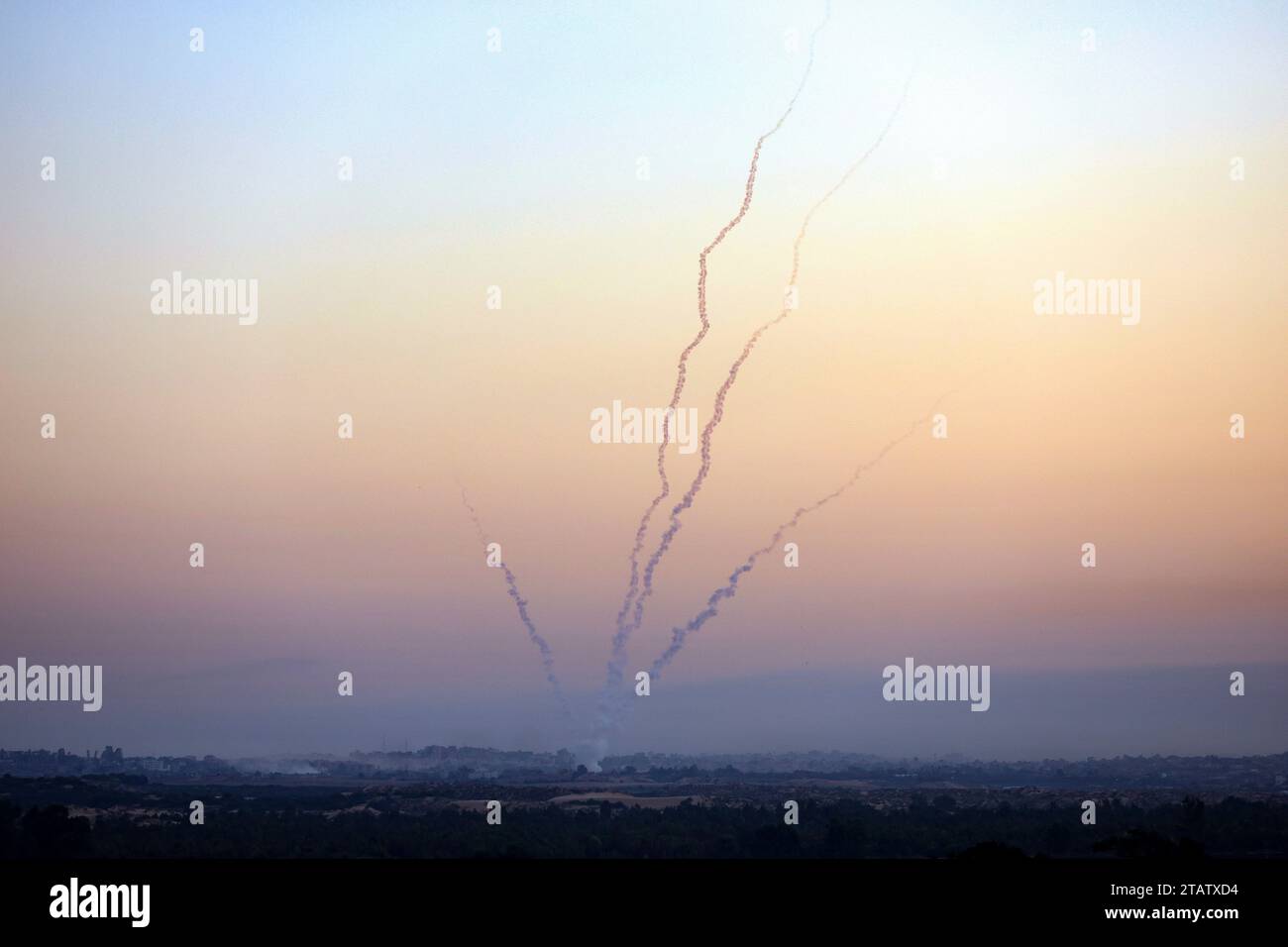 (231203) -- SDEROT, Dec. 3, 2023 (Xinhua) -- Rockets are launched from ...