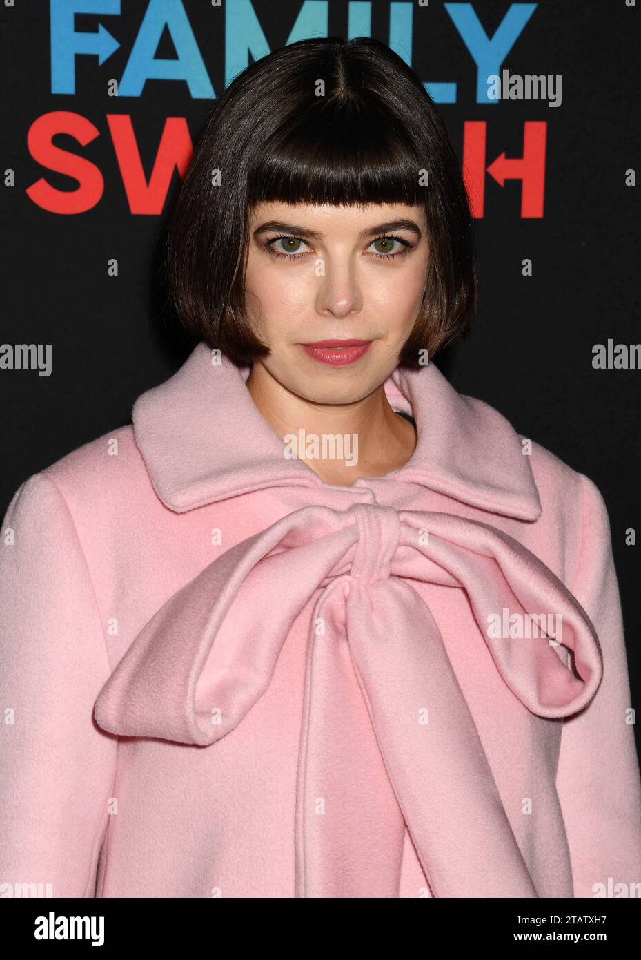 LOS ANGELES, CALIFORNIA - NOVEMBER 29: Alanna Fox attends the premiere ...
