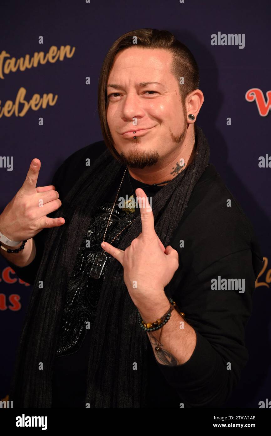 Izzy gallegos hi-res stock photography and images - Alamy