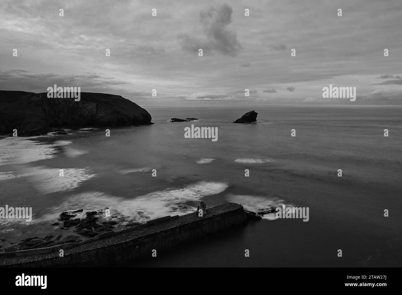 Portreath harbour cornwall Black and White Stock Photos & Images - Alamy
