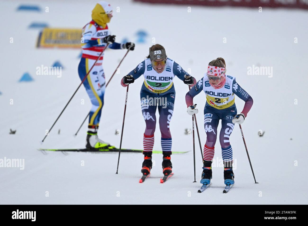 Rosie Brennan, USA, pass on to Sophia Laukli during the Women's 4x7,5 ...