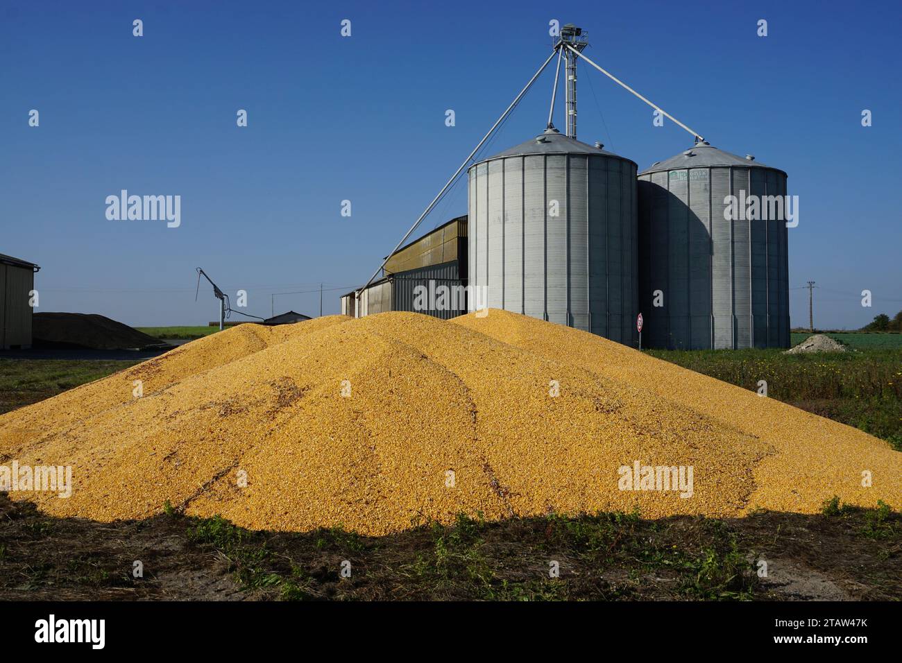 Big corn building hi-res stock photography and images - Alamy