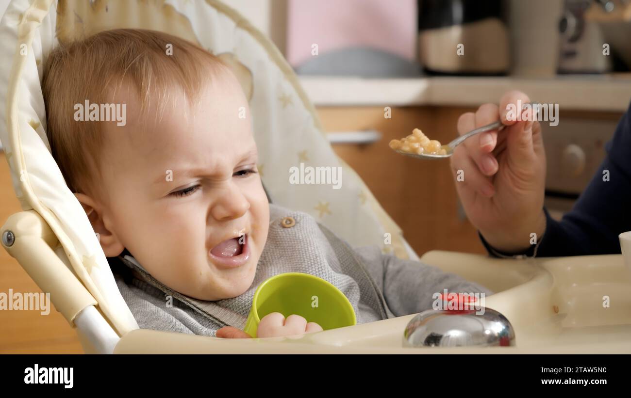 Family messy angry hi-res stock photography and images - Alamy