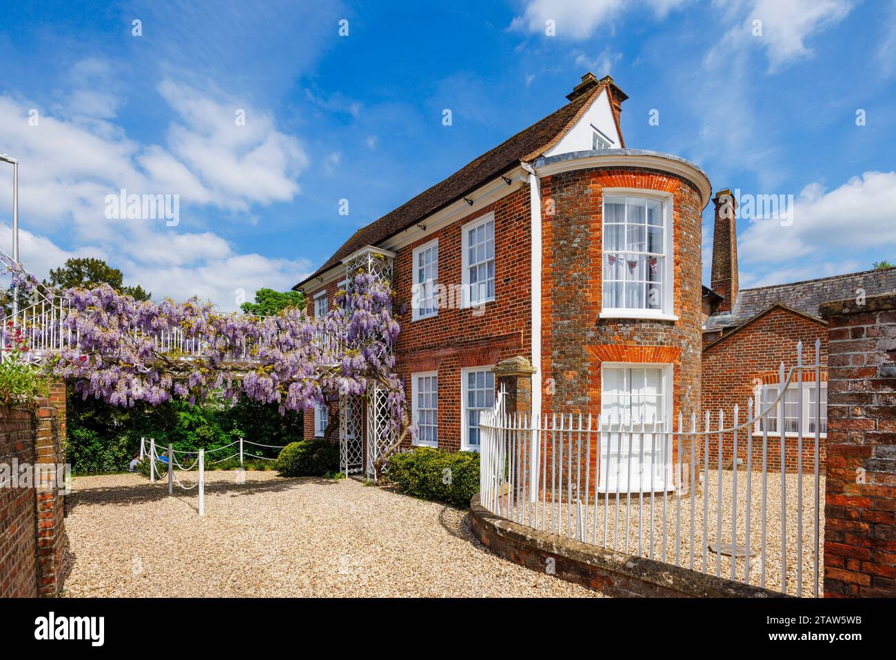 View of Bridge House in High Street, Hungerford, a historic market town ...