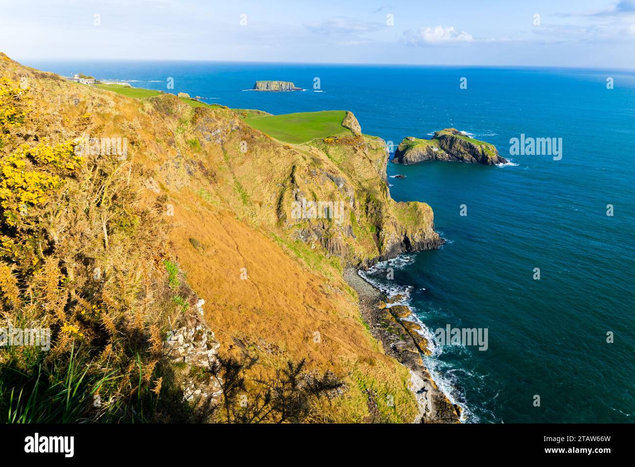 Landscape along wild atlantic way in Ireland. Atlantic ocean, Burren ...