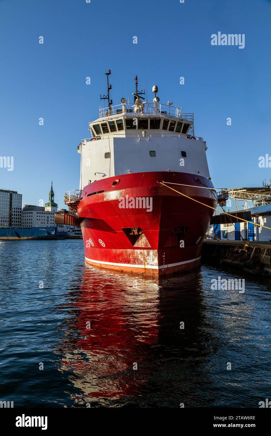 Sea Admiral, a service vessel (avlusningsbåt) for aqua, fish farming ...