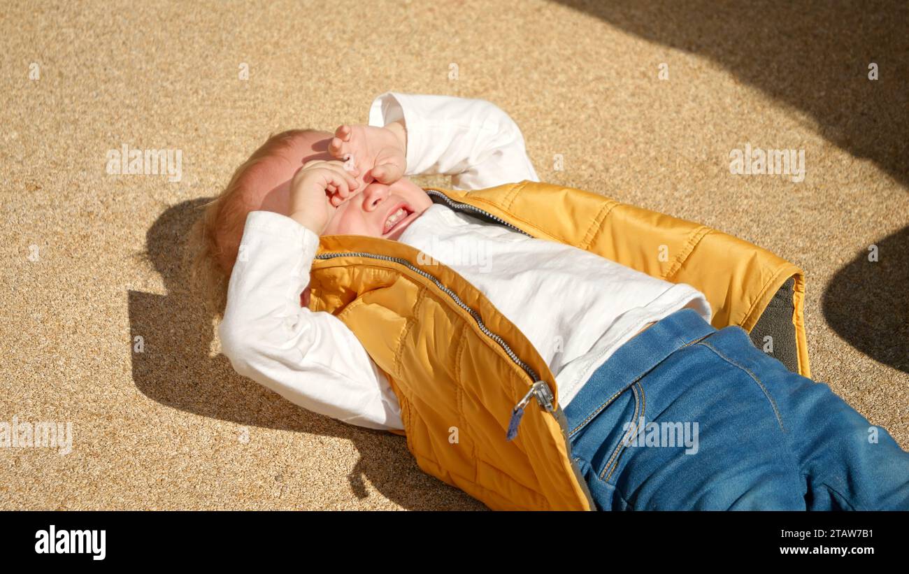 Child crying school play hi-res stock photography and images - Alamy