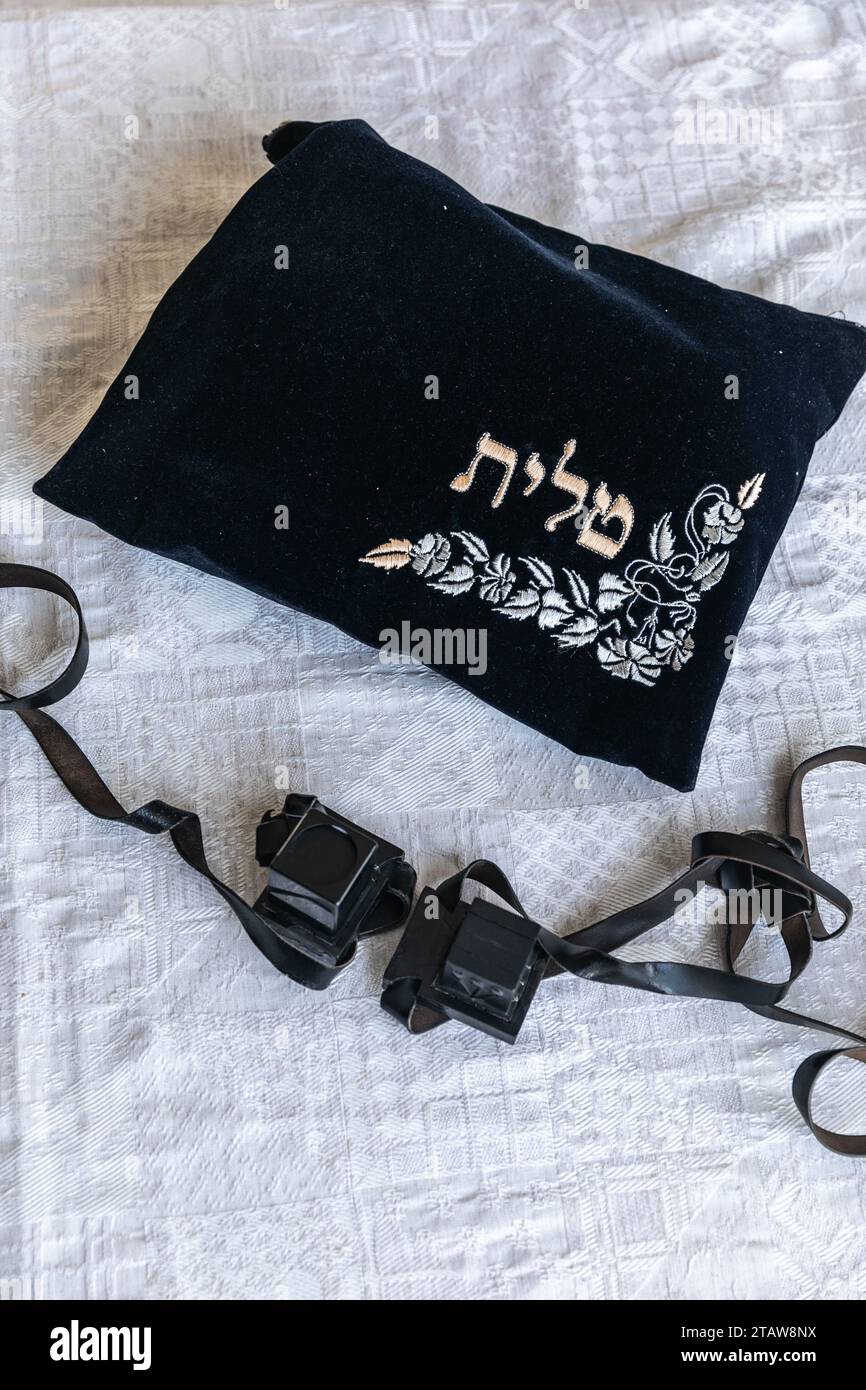 Tallit bag hi-res stock photography and images - Alamy