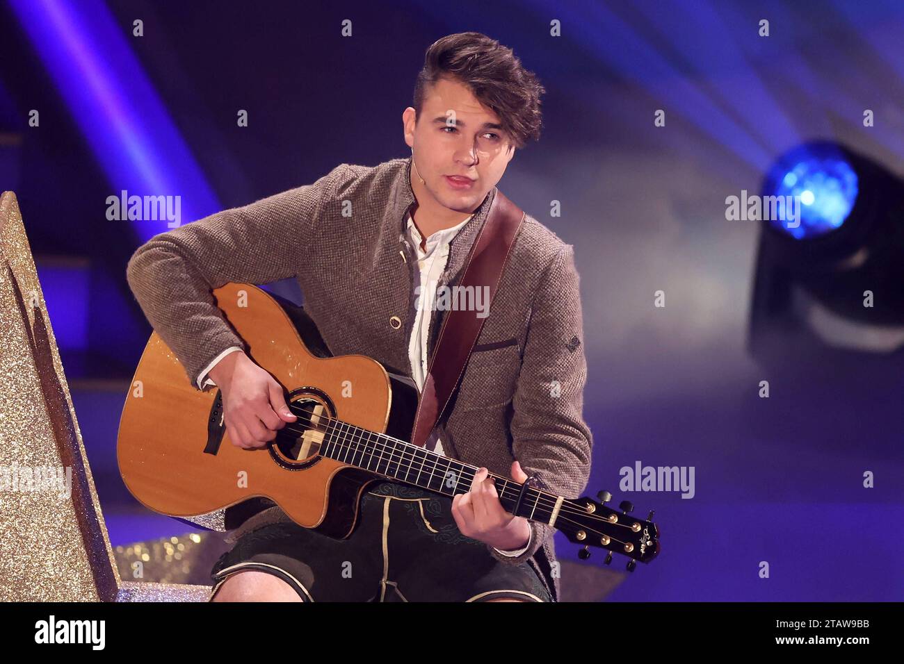 ARD: Das Adventsfest der 100.000 Lichter . Sänger Chris Steger während der ARD Fernsehshow Das ...