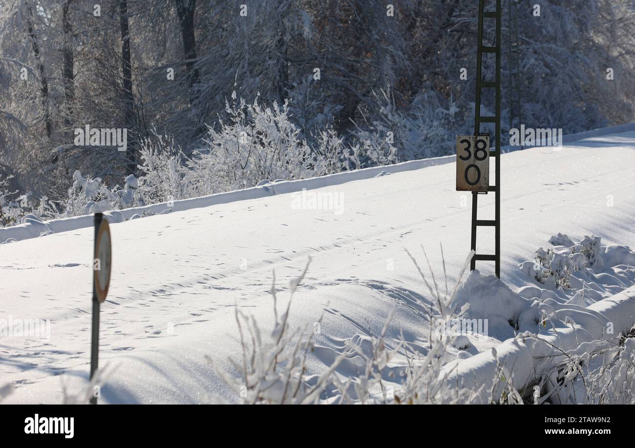 Tutzing, Bayern, Deutschland 03. Dezember 2023: Eine Wintertag in ...