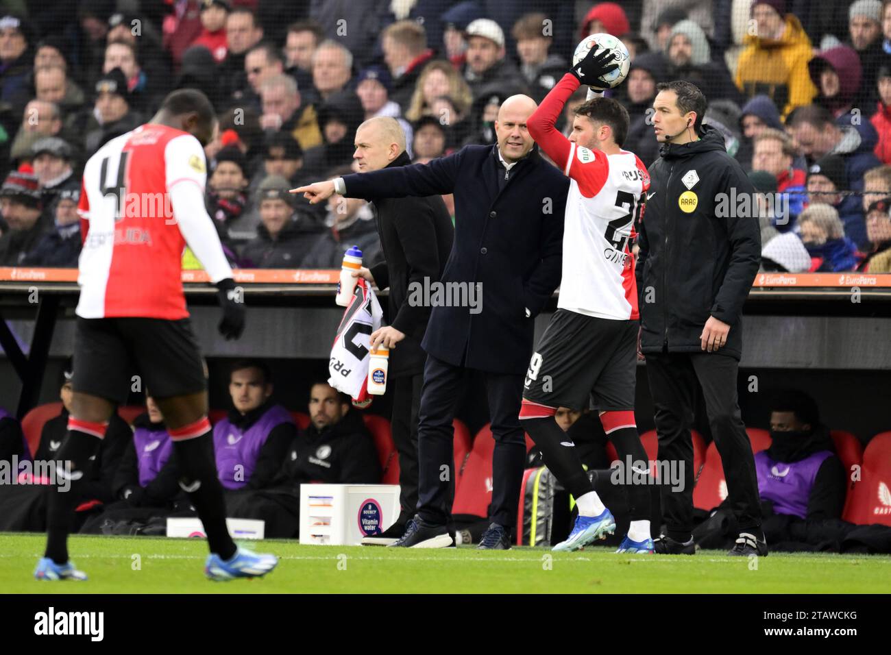 ROTTERDAM - (l-r) Feyenoord coach Arne Slot, Santiago Gimenez of ...