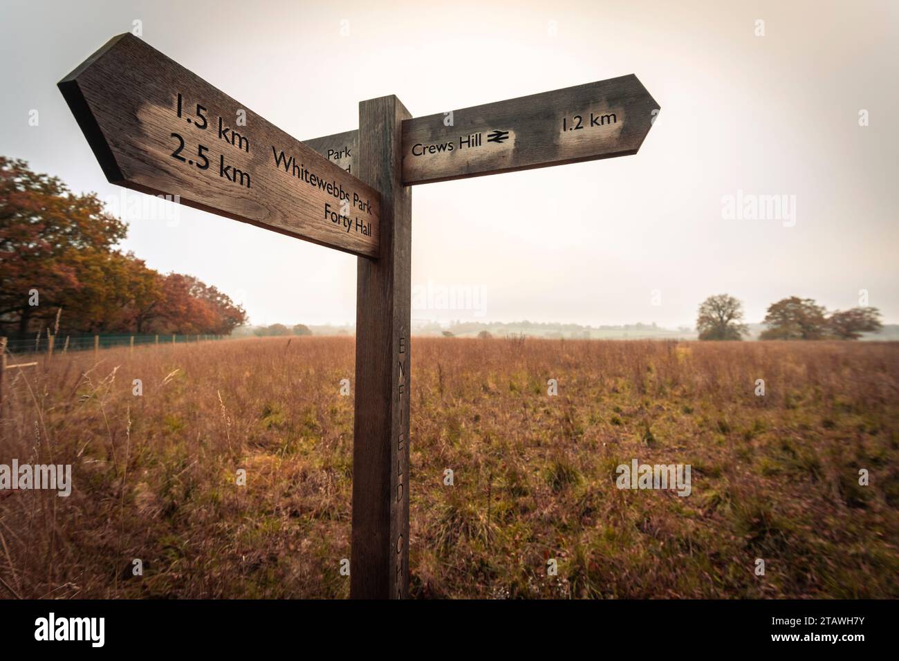 Three directions hi-res stock photography and images - Alamy
