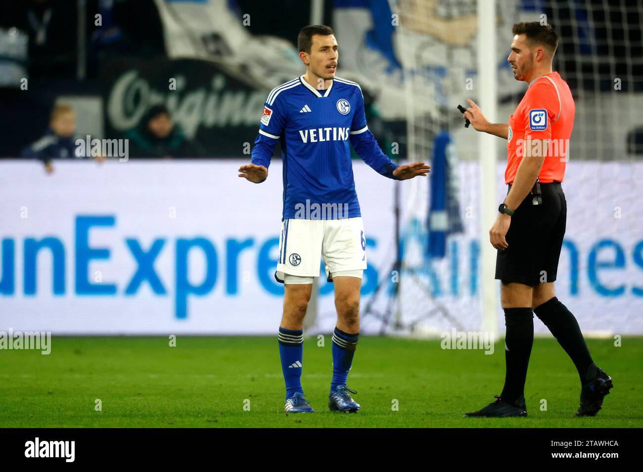 Gelsenkirchen, Deutschland, 2. Fussball Bundesliga 15. Spieltag FC ...