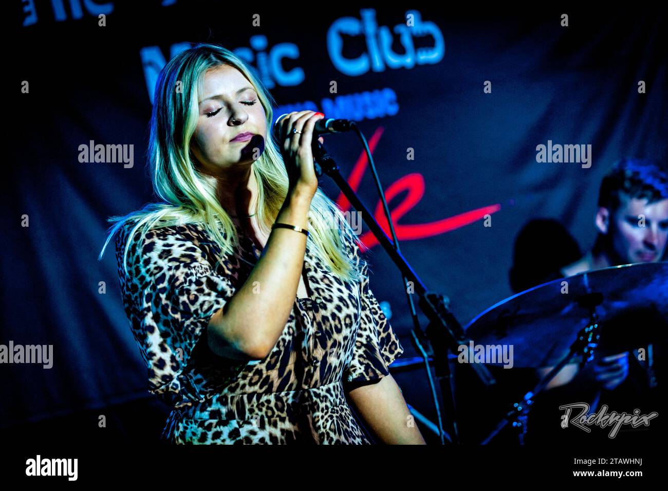 Jess Hayes singer Stock Photo - Alamy
